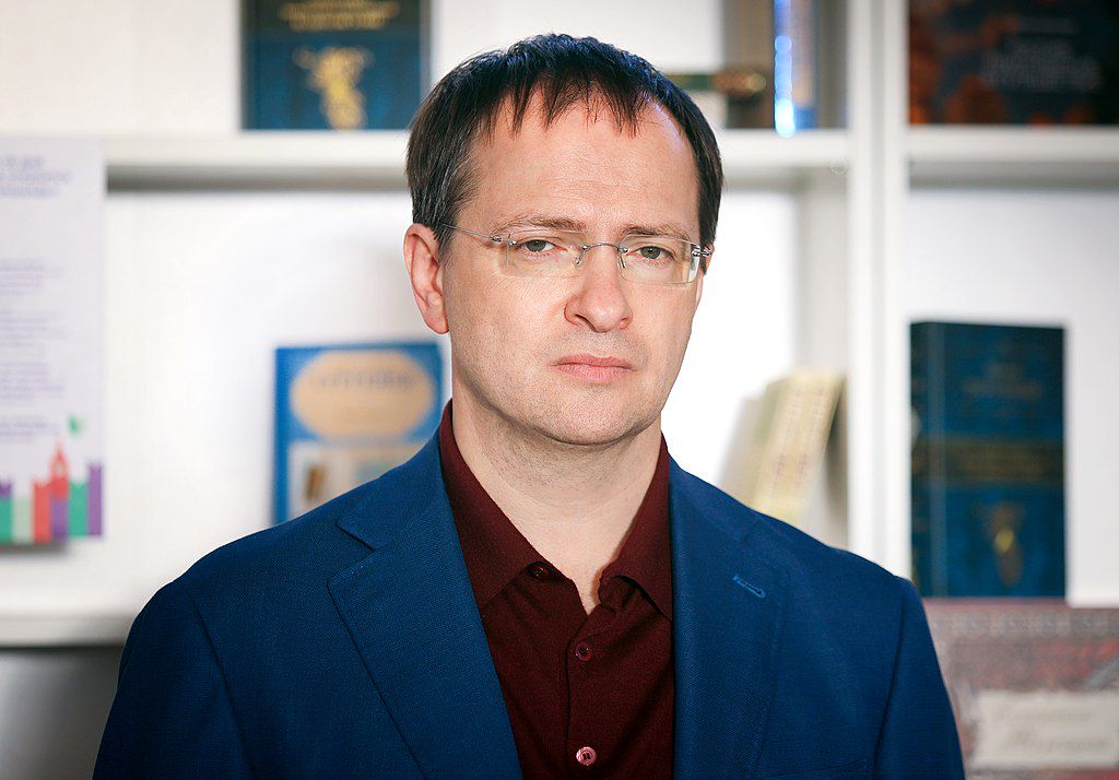 Мединский займется созданием нового учебника по истории - Год Литературы